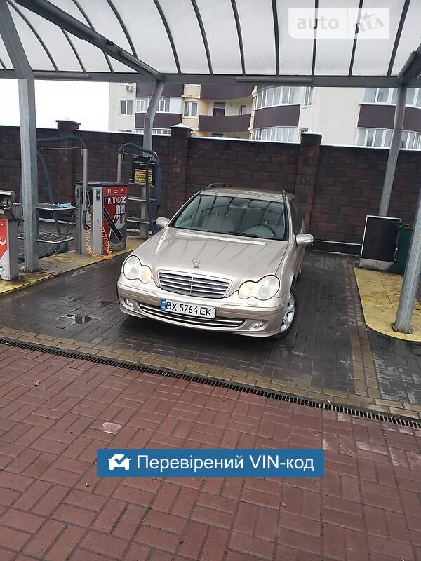 AUTO.RIA – Продам Мерседес-Бенц Ц-Клас 2004 (BX5764EK) дизель 2.2 універсал бу у Рівному, ціна ...